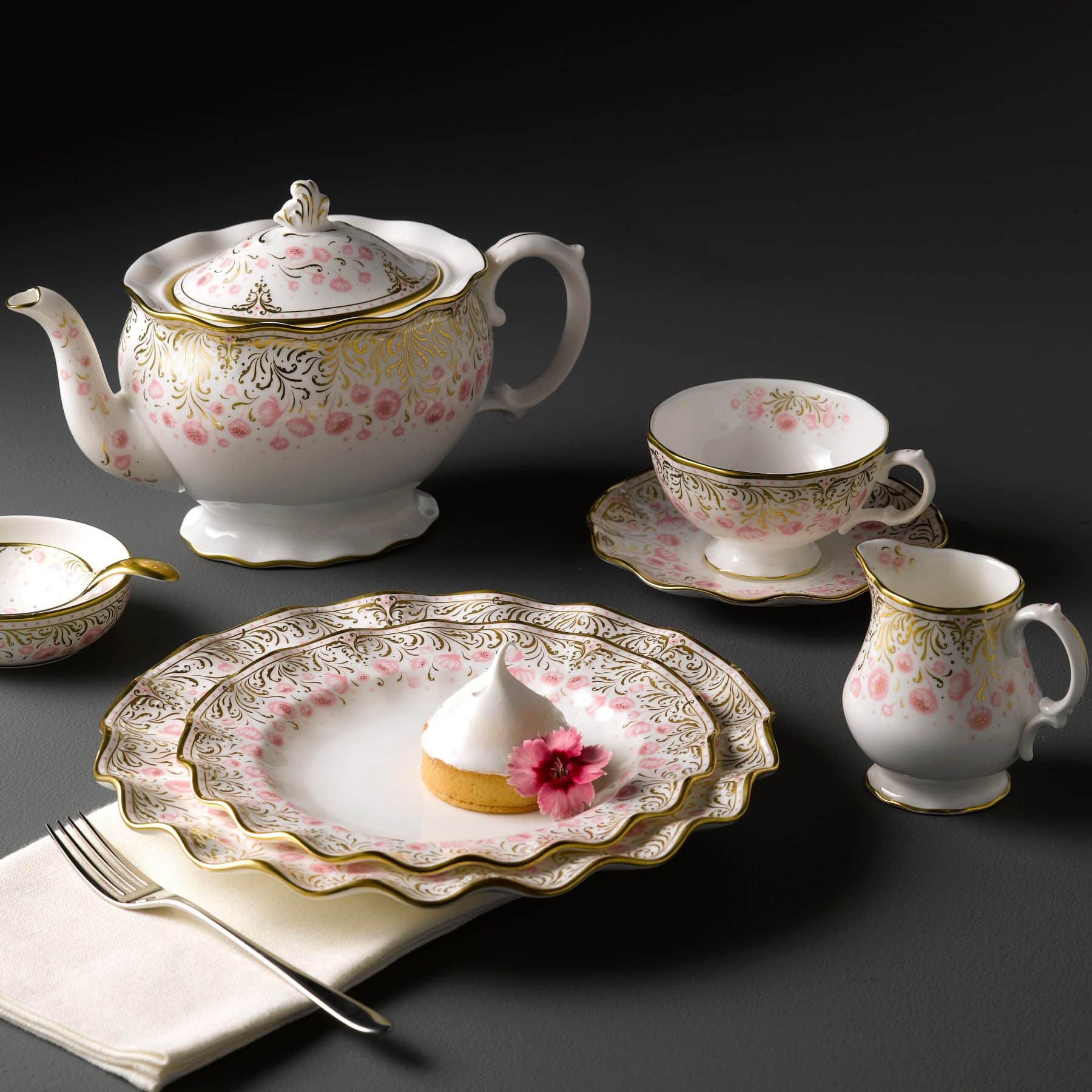 Royal Peony Pink Dinner Plate (27cm) - Royal Crown Derby