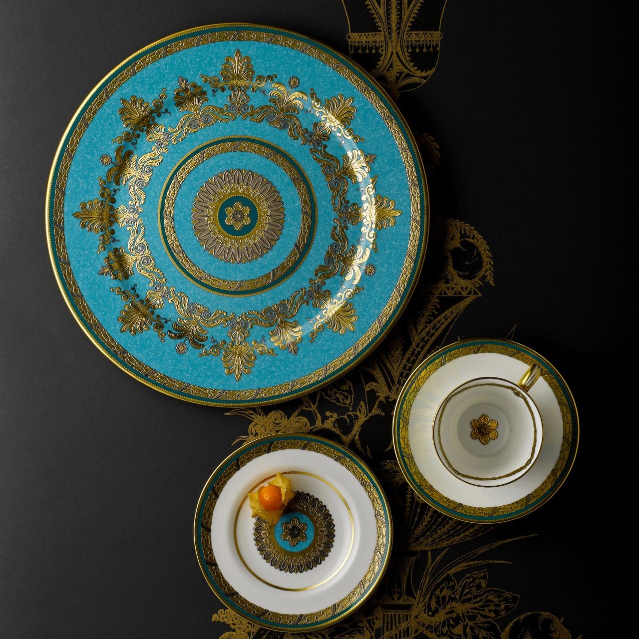 Turquoise Palace Charger Plate (30cm) - Royal Crown Derby